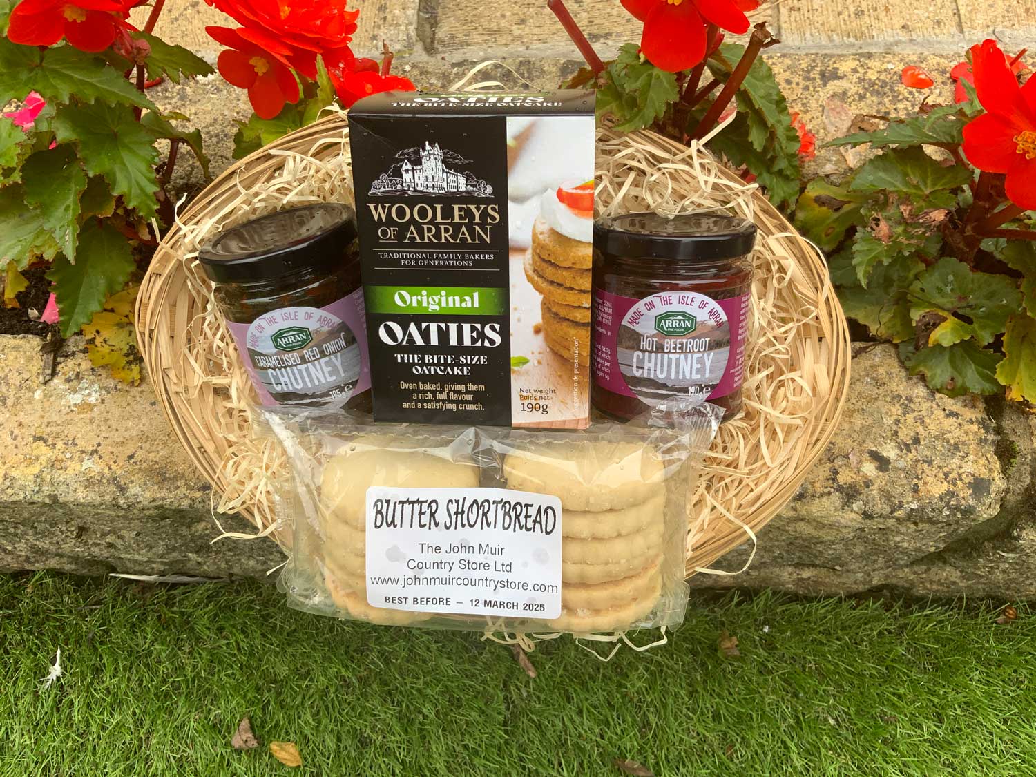 The Dunbar Oval Hamper – John Muir Country Store